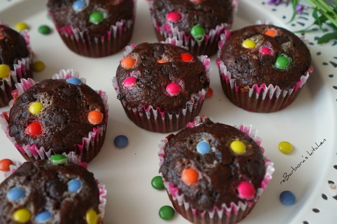 Čokoládovo-banánové muffiny s lentilkami (nejen) pro děti – reBarbora's ...